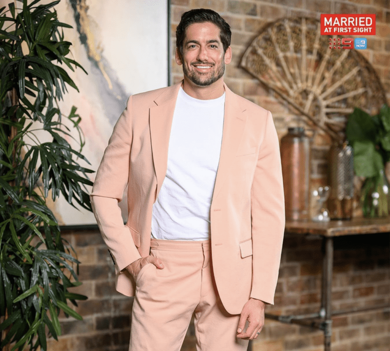 MAFS’ Duncan and Evelyn get handsy on a steamy night out