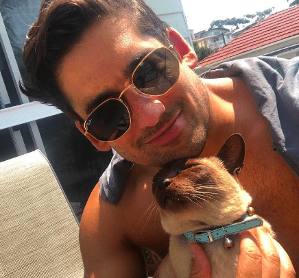 Married at First Sight's Evelyn and Duncan share a very public kiss