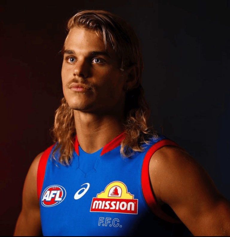 AFL star Bailey Smith has BLOCKED the Love Island 2022 cast
