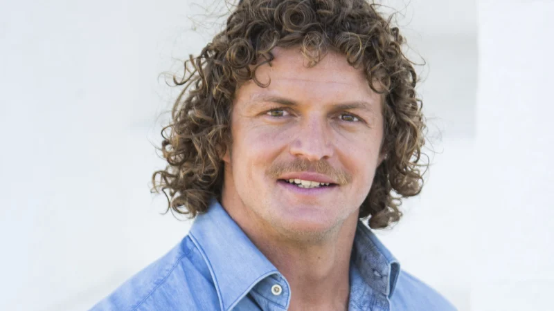 Nick Cummins' cops backlash over kids not wearing lifejackets